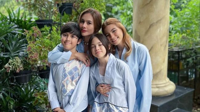 7 Potret Jeremiah, Putra Wulan Guritno yang Mulai Curi Perhatian - Foto 1 7 Potret Jeremiah, Putra Wulan Guritno yang Mulai Curi Perhatian - Foto 1