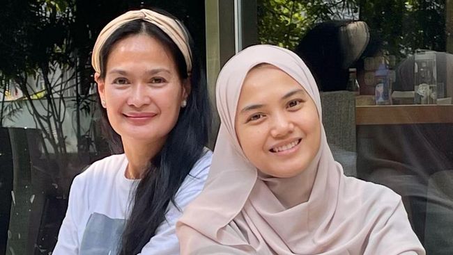 7 Potret Kedekatan Donna Harun dan Herfiza yang Disebut Menantu-Mertua ...