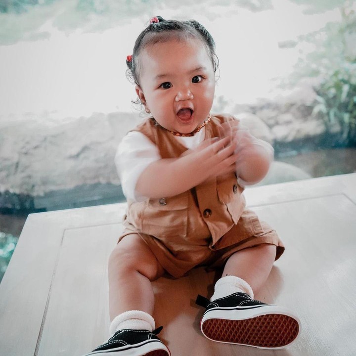 7 Potret Xarena Anak Siti Badriah yang Dibilang Gemoy Mirip Mochi ... 7 Potret Xarena Anak Siti Badriah yang Dibilang Gemoy Mirip Mochi ...