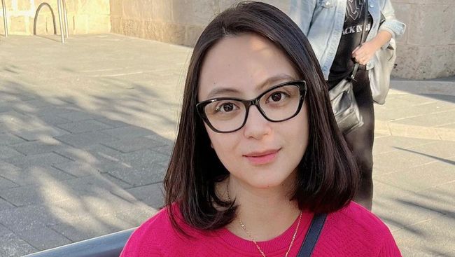 7 Potret Terbaru Jill Carissa Pemain Angling Darma, Jadi Asisten ...