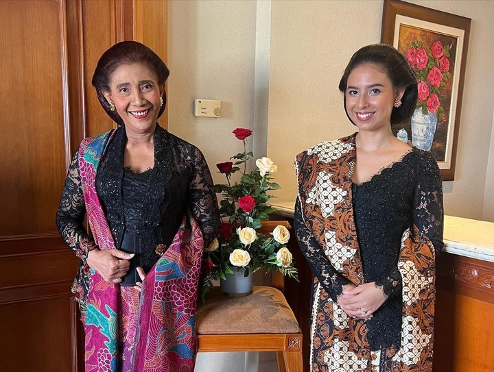 5 Potret Nadine Kaiser Putri Susi Pudjiastuti Berkebaya, Dipuji Mirip ... 5 Potret Nadine Kaiser Putri Susi Pudjiastuti Berkebaya, Dipuji Mirip ...