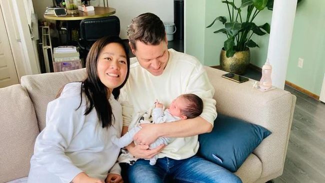 5 Potret Gracia Indri Momong Anak di Belanda, Ngaku seperti Mimpi Jadi Bunda - Foto 1