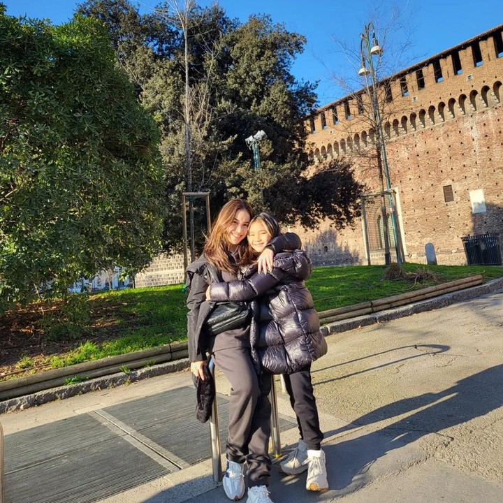 7 Potret Kompak Ayu Ting Ting dan Bliqis Liburan di Italia, Stylish ... 7 Potret Kompak Ayu Ting Ting dan Bliqis Liburan di Italia, Stylish ...