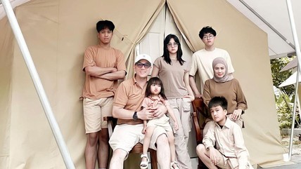 7 Potret Ultah Fadli dan Fadlan, Kompak Bersama Istri dan Anak - Foto 1