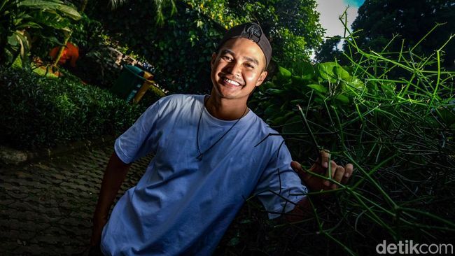 Aiman Ricky sempat bangkrut saat jualan keripik pedas di lokasi syuting ...