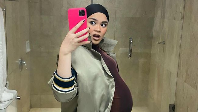 6 Potret Sivia Azizah yang Tetap Tampil Gaya nan Nyentrik Ditengah ...