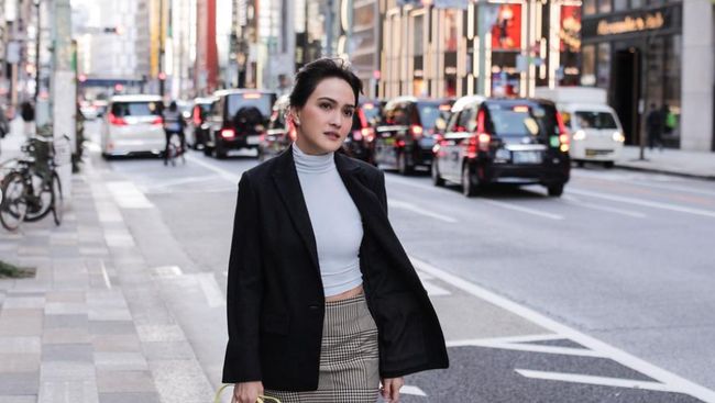 Gugat Cerai David Herbowo, Shandy Aulia Asik Liburan di Italia