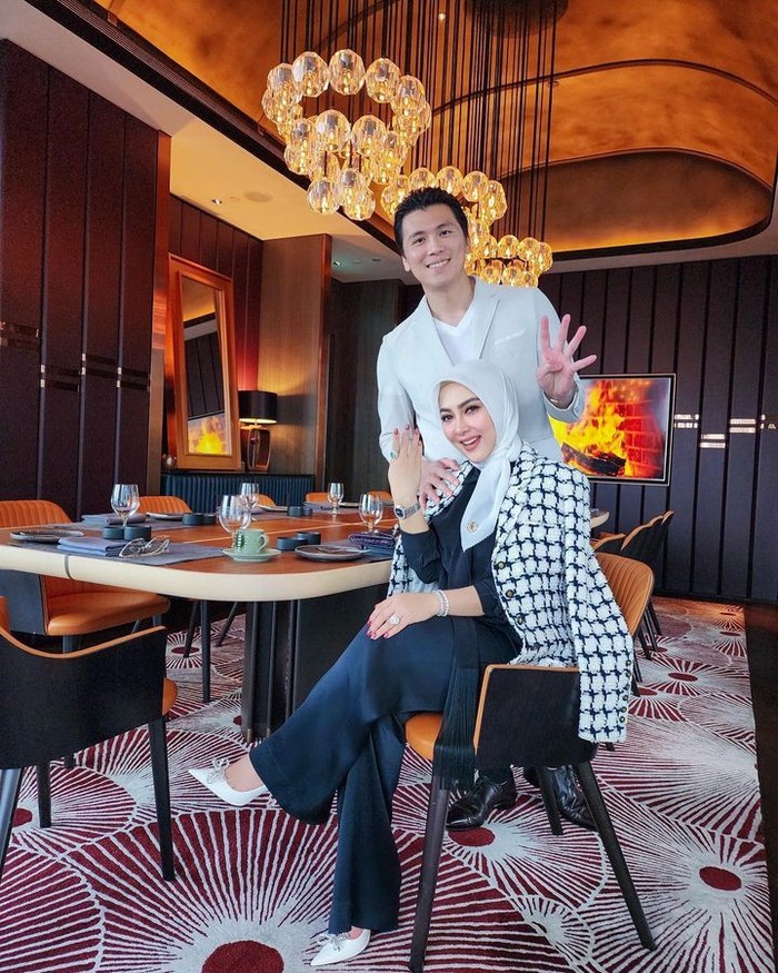 3 Sumber Kekayaan Reino Barack, Suami Syahrini yang Dikenal Bergelimang ... 3 Sumber Kekayaan Reino Barack, Suami Syahrini yang Dikenal Bergelimang ...