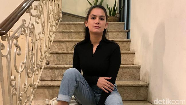 Ini Sosok Aktris Kia Poetri yang Diduga Pacar Baru Virgoun