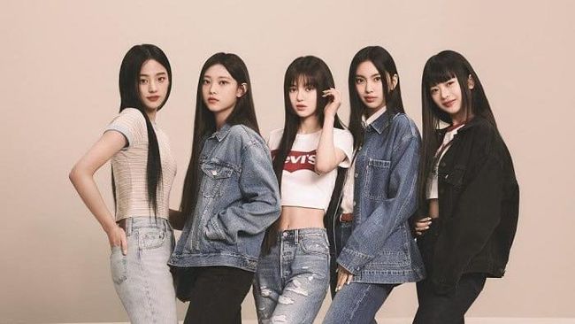 Lirik Lagu Super Shy - NewJeans