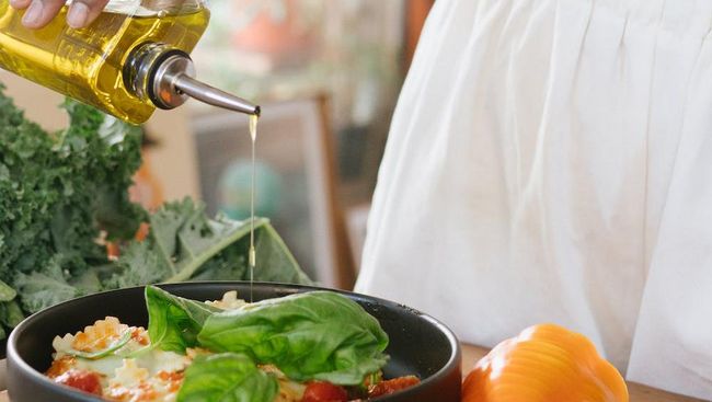 4 Manfaat Pakai Minyak Zaitun untuk Memasak, Termasuk Meningkatkan ...