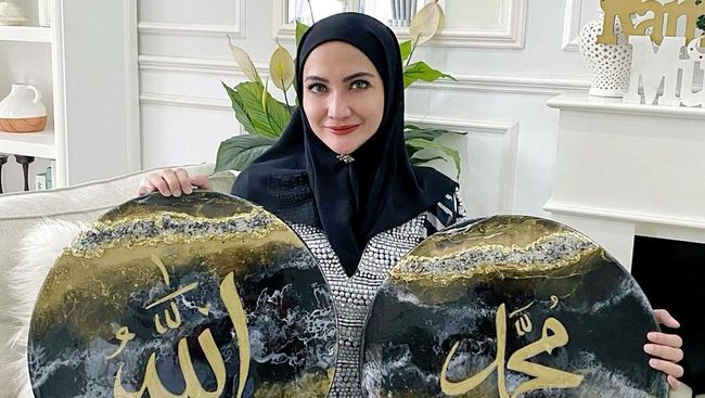 7 Potret Natalie Sarah Pamerkan Karya Seni Resin, Berawal Hobi Kini ...