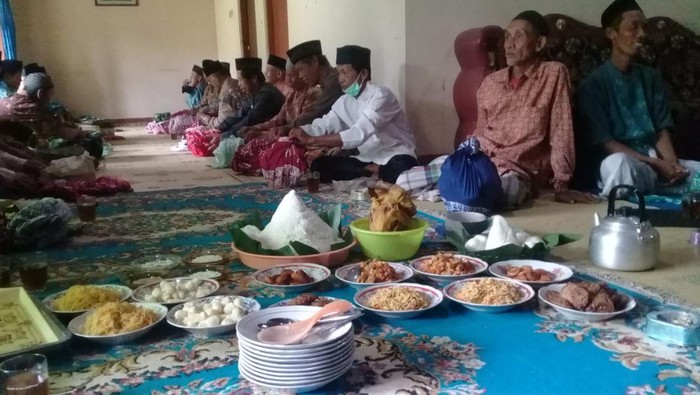 Mengenal Nyadran, Tradisi Ziarah Kubur oleh Masyarakat Jawa Menjelang Bulan Ramadan, Kamu ...