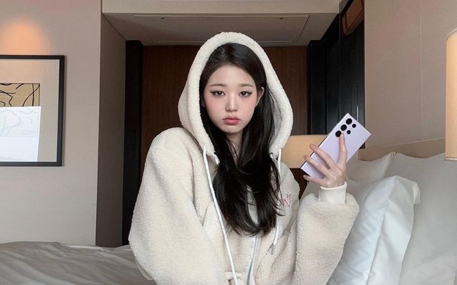 Viral dengan Riasan Smokey Eye, Steal the Looks ala Wonyoung 'IVE' dengan Produk Makeup Lokal Ini!