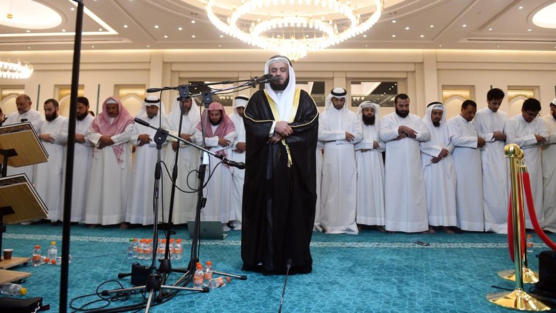 Heboh di Arab, Imam Dilarang Baca Al-Quran Lewat HP, Kenapa? - Foto 1