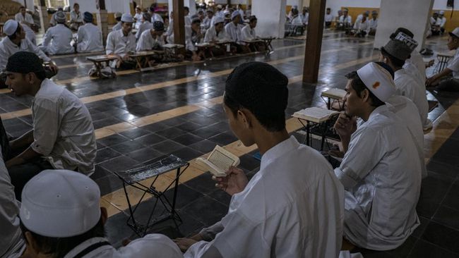 Agenda Hari Ini 22 Oktober: Hari Santri Nasional - Perkenalan Wamen Agenda Hari Ini 22 Oktober: Hari Santri Nasional - Perkenalan Wamen