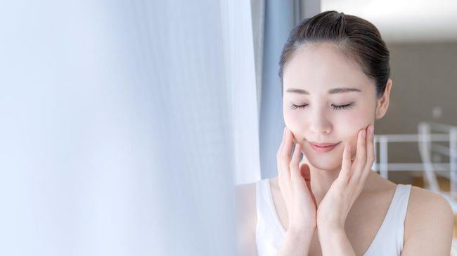 Bunda Begini Teknik Pijat Wajah Biar Kencang dan Glowing