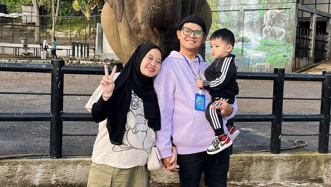 7 Potret Komika Musdalifah Basri Hamil Anak Kedua, Tetap Aktif Bikin ...