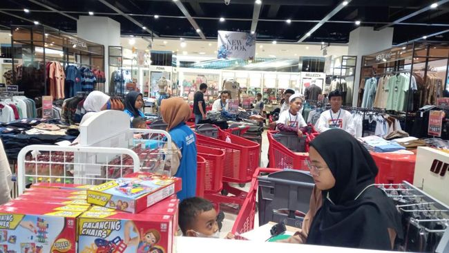 7 Potret Keseruan Transmart Fullday Sale, Buruan Datangi Transmart ...