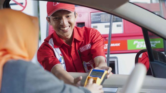 Antisipasi Antrean di SPBU, Pertamina Imbau Bayar BBM Secara Nontunai Antisipasi Antrean di SPBU, Pertamina Imbau Bayar BBM Secara Nontunai