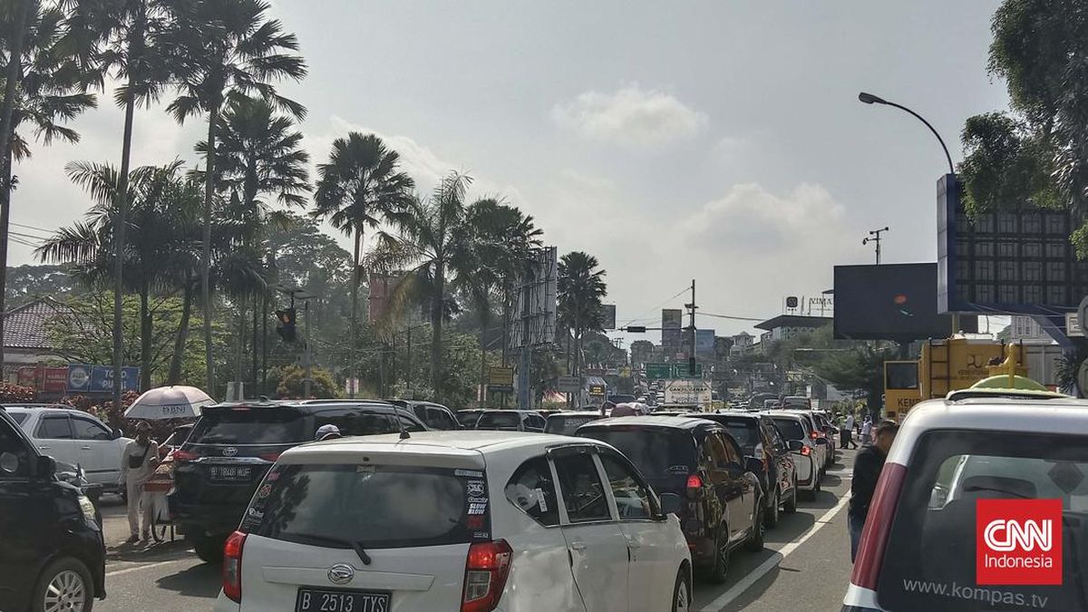 Kendaraan Menuju Puncak Bogor Disetop, Arah Jakarta One Way