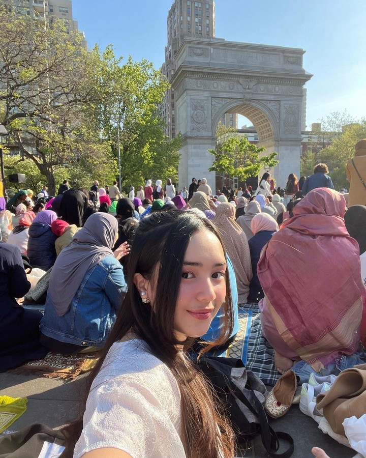 Kuliah di New York, Intip 5 Potret Lebaran Beby Tsabina Pertama Kali Jauh dari Keluarga - 1