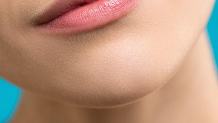 Cara Mencerahkan Bibir dengan Dua Bahan Alami