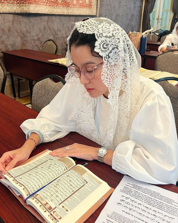 5 Potret Marcella Zalianty Mengaji Tuai Pujian, Disebut Cantik ...