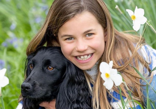 Kumpulan Gaya Putri Charlotte yang Baru Ulang Tahun Ke-8