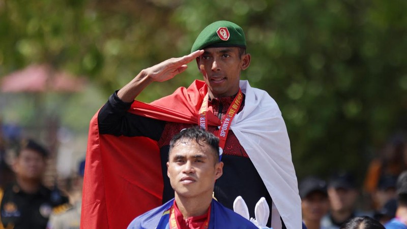 Indonesia Kawinkan Dua Medali Emas Maraton SEA Games 2023 - Foto 2
