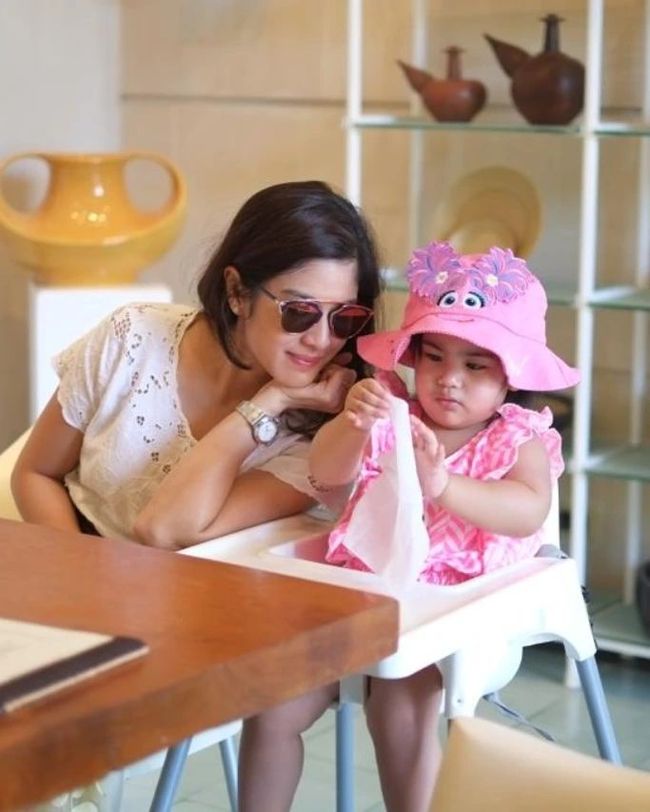 Terpopuler: Potret Anak Perempuan Dian Sastrowardoyo yang Jarang Tersorot