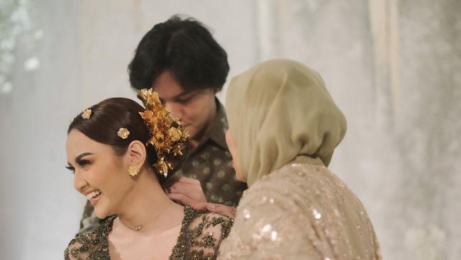 7 Foto Lamaran Rizky Febian dan Mahalini yang Bernuansa Hijau Army