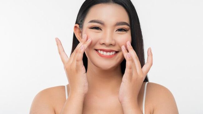 5 Cara Efektif Bikin Kulit Glowing Tanpa Pakai Skincare Mudah Dilakukan