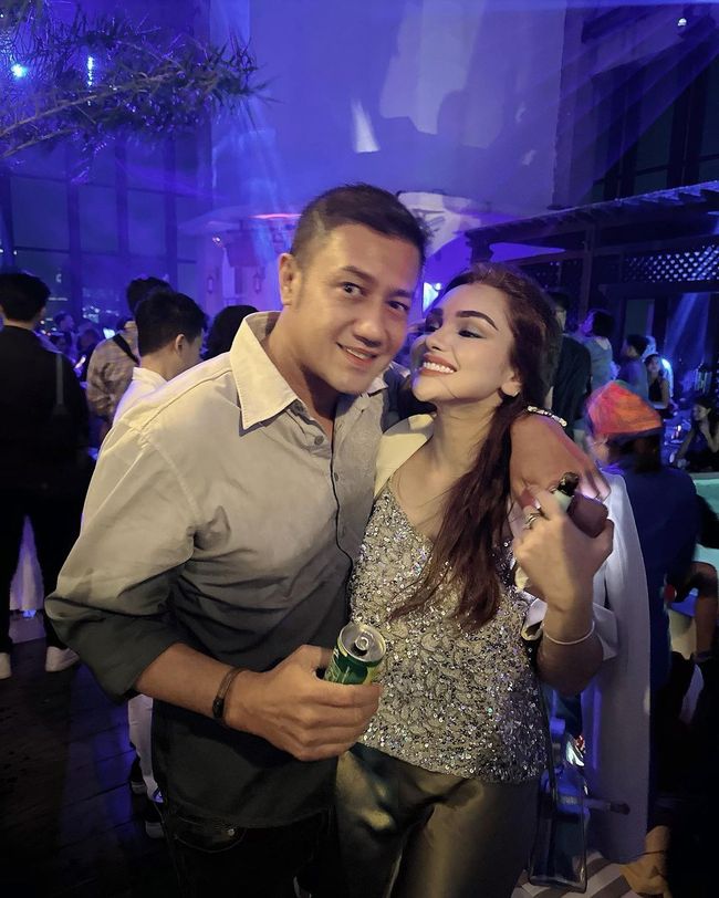 Terpopuler: Potret Teuku Rafly & Nurah yang Beda 18 Tahun