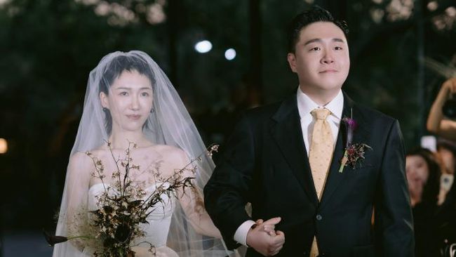 7 Foto Bahagia Pernikahan Steven Hao 'Boboho' Dihadiri 'Shaolin Popey'