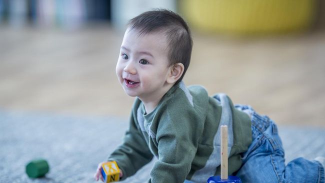 Bayi 7 Bulan Diajarkan Apa Saja? Lakukan 10 Hal Ini Demi Tumbuh Kembangnya