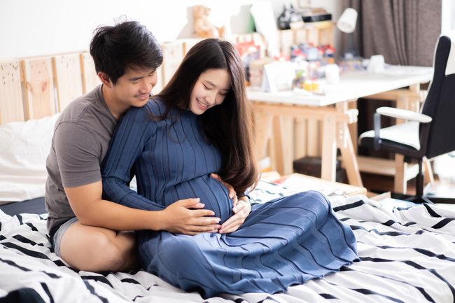 Posisi Berhubungan Seks yang Bagus saat Hamil Trimester 2 Posisi Berhubungan Seks yang Bagus saat Hamil Trimester 2
