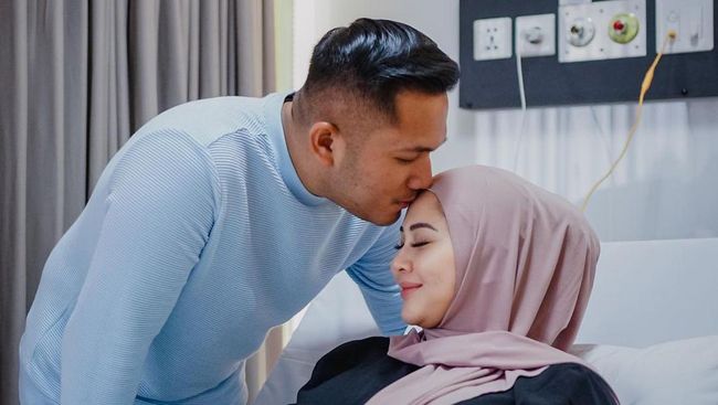 5 Potret Kesha Ratuliu Melahirkan Anak Kedua, Nama Bayinya Cantik Bun - Foto 1