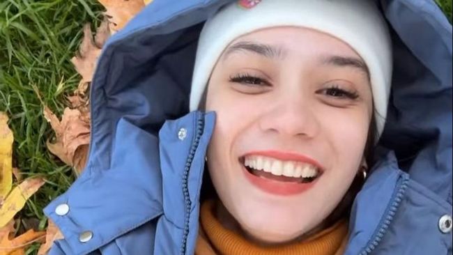 7 Potret Putri Anne Lepas Hijab Saat Liburan di Australia