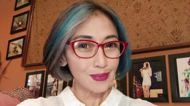 Cerita Trie Utami Rawat Ibunda yang Mengidap Katarak di Usia 93 Tahun