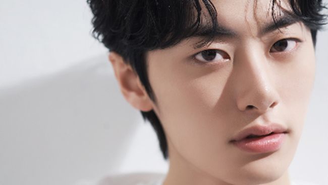 7 Potret Tampan Lee Won Jung, Baek Hee Seop Muda yang Curi Perhatian di ...