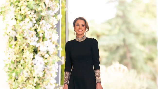 Queen Rania Ratu Kerajaan Yordania Yang Tak Kalah Modis