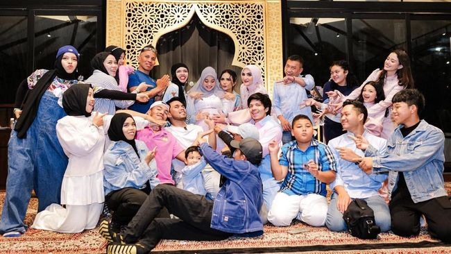5 Momen Keseruan 'Gender Reveal' Anak Kedua Aurel Hermansyah-Atta Halilintar