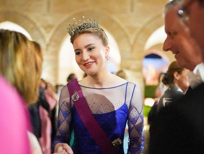 Gaya Putri Elisabeth Calon Ratu Belgia, dari Penobatan Raja Charles III ...