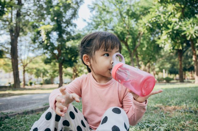 13 Merek Botol Minum Anak Terbaik Anti Tumpah, dari Pakai Sedotan ...