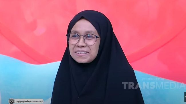 Bukan Petani, Ini Profesi Bunda Viral yang Ajak Anak Ngobrol Bahasa Inggris di Sawah