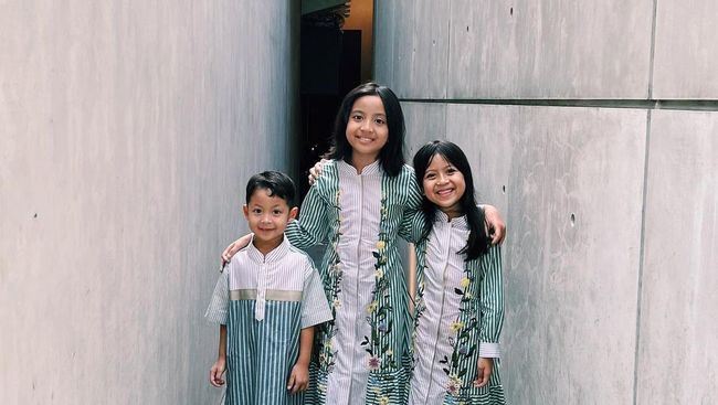 7 Potret Menggemaskan Tiga Anak Natasha Rizky dan Desta - Foto 1