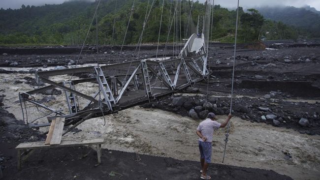 495 KK di Lumajang Terdampak Lahar Dingin Semeru, 6 Jembatan Rusak