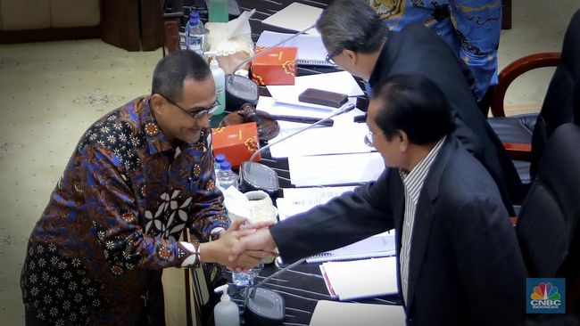 Sah! Potret Hasan Fauzi dan Agusman Terpilih Bos DK OJK