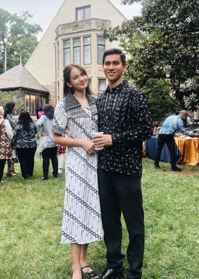 Enzy Storia Ikut Dharma Wanita di Amerika Serikat Setelah Nikahi ...